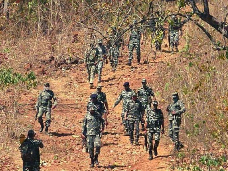 Jawans entered the core area of Naxalites, fierce firing from both ...