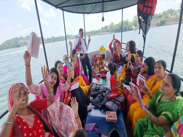 The joy of Lake Labalab, the devotees rejoiced on the beat of Dholak ...