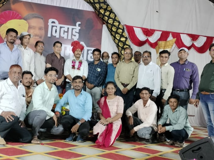 Barwani- Farewell ceremony organized on the transfer of SDM Ghanshyam Dhangar, fireworks ...