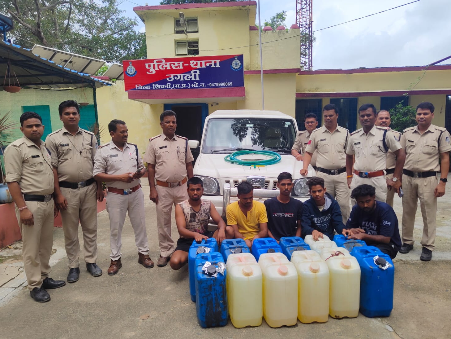 Some people of diesel thief gang arrested, were transporting in Scorpio ...