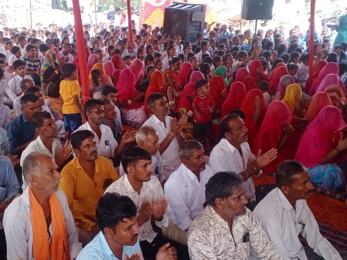 Group recitation of Hanuman Chalisa on the birth anniversary of Ramdham ...