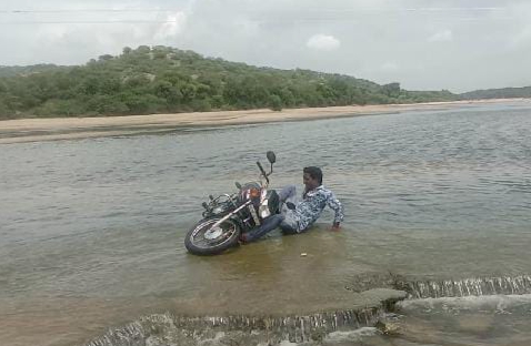Chipwawas in Jawai river and frozen moss on Gautam Rishi river in Sukdi ...
