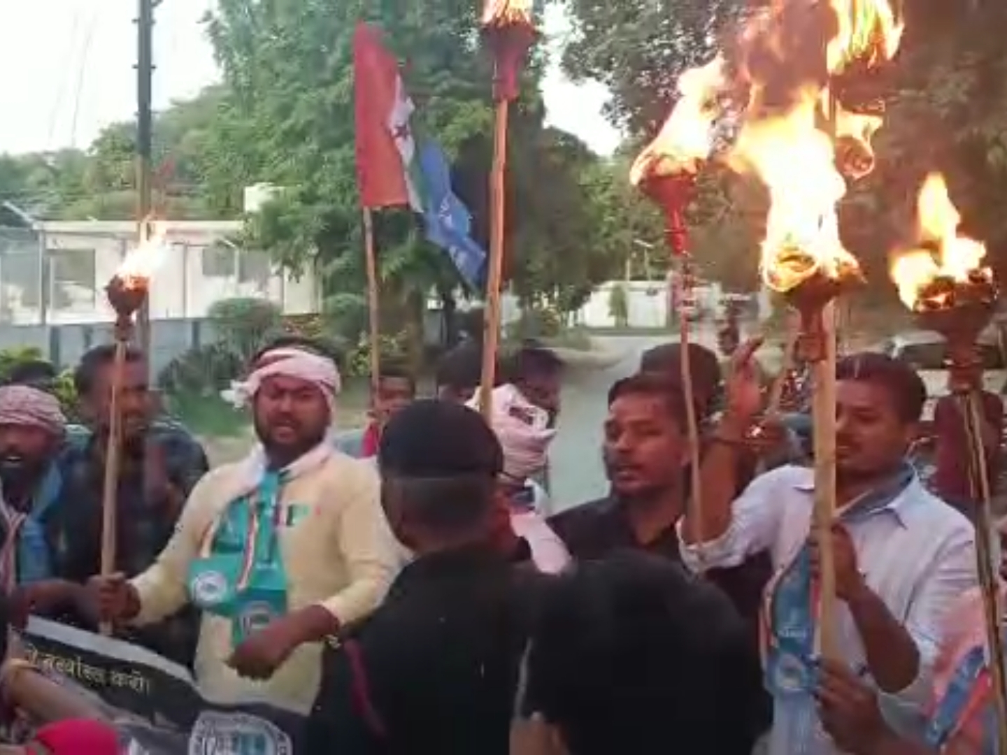 Accused of manhandling police and snatching poster-banners, said- PM ...