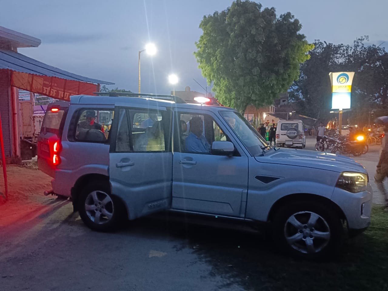 Mohammad Raees was confronted with his family members, many important ...