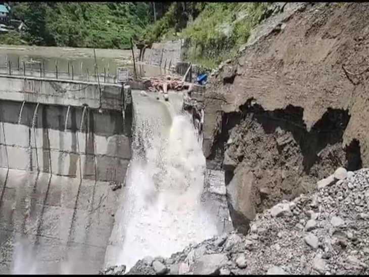 Kullu: Malana power project Dam | gate blocks | silt increase | Dam ...