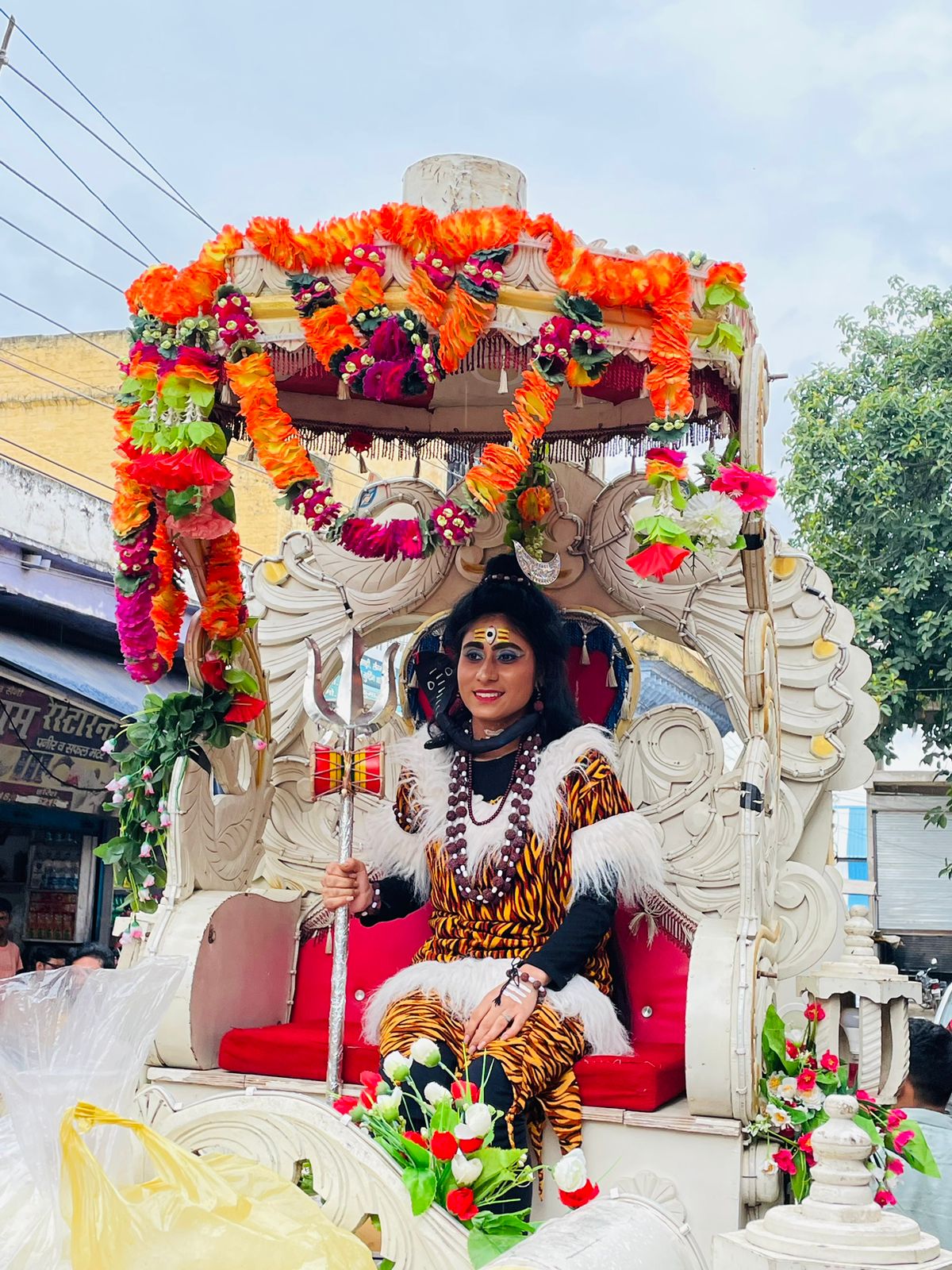 Deep donation Mahadan, its glory increases in Purushottam month ...