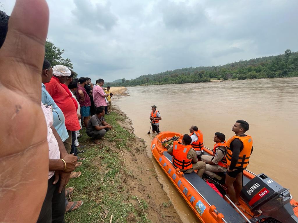 3 teams of NDRF did rescue in 10KM, six friends were washed away due to ...