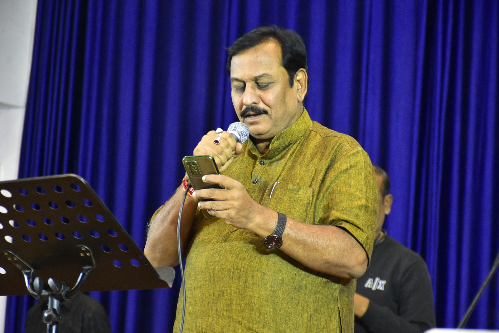 MP Baghel tied the knot by singing all the companions of happiness ...