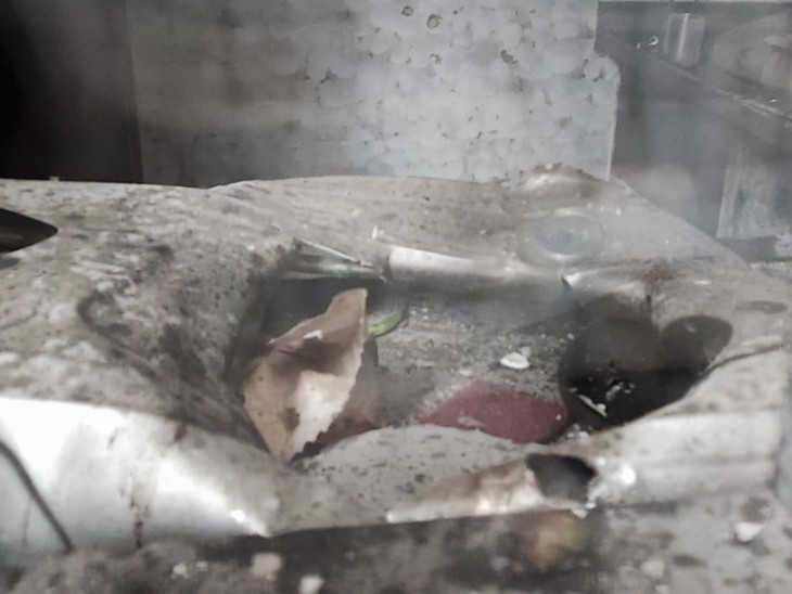 The pressure cooker exploded during cooking, the explosion was so ...