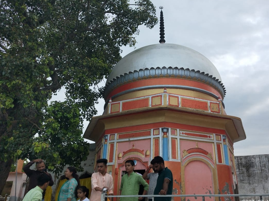 Shiva devotees worship throughout Sawan, the architecture and carvings ...