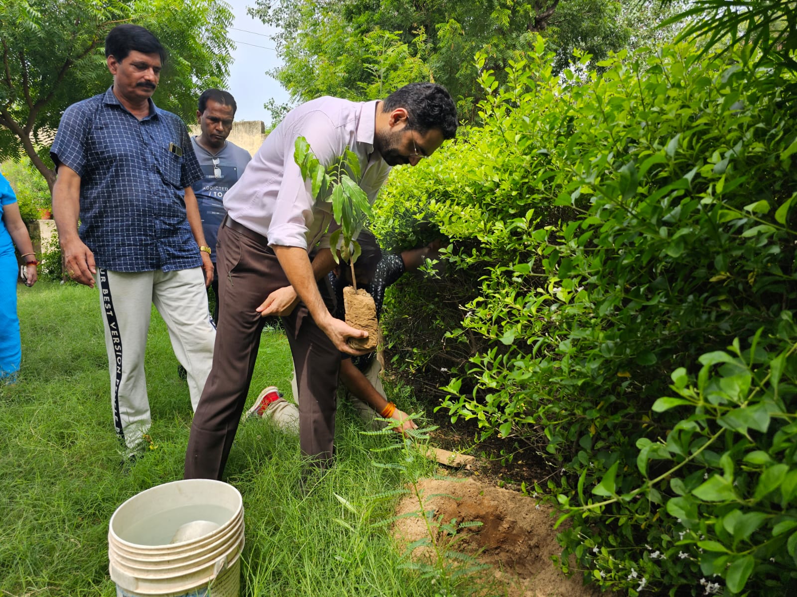 Gave message of environmental awareness by planting saplings, took oath ...
