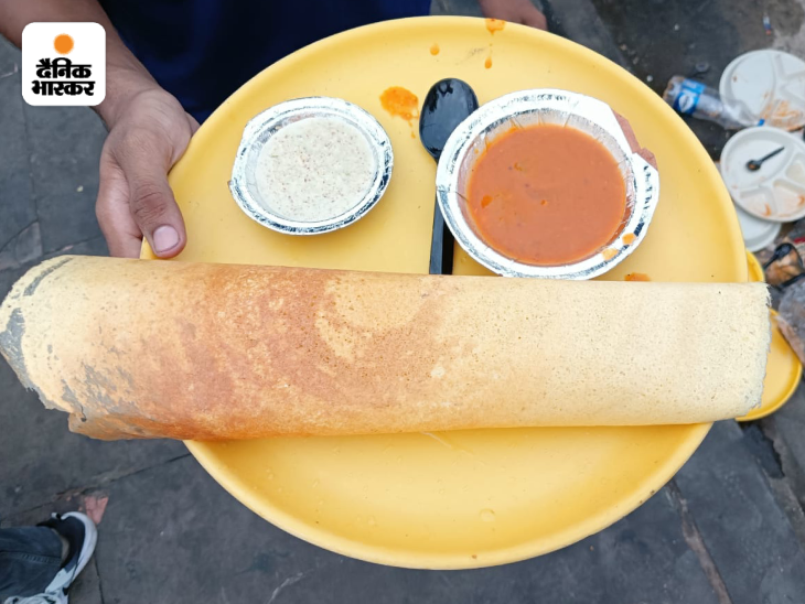 500M long line to eat dosa for 1 rupee