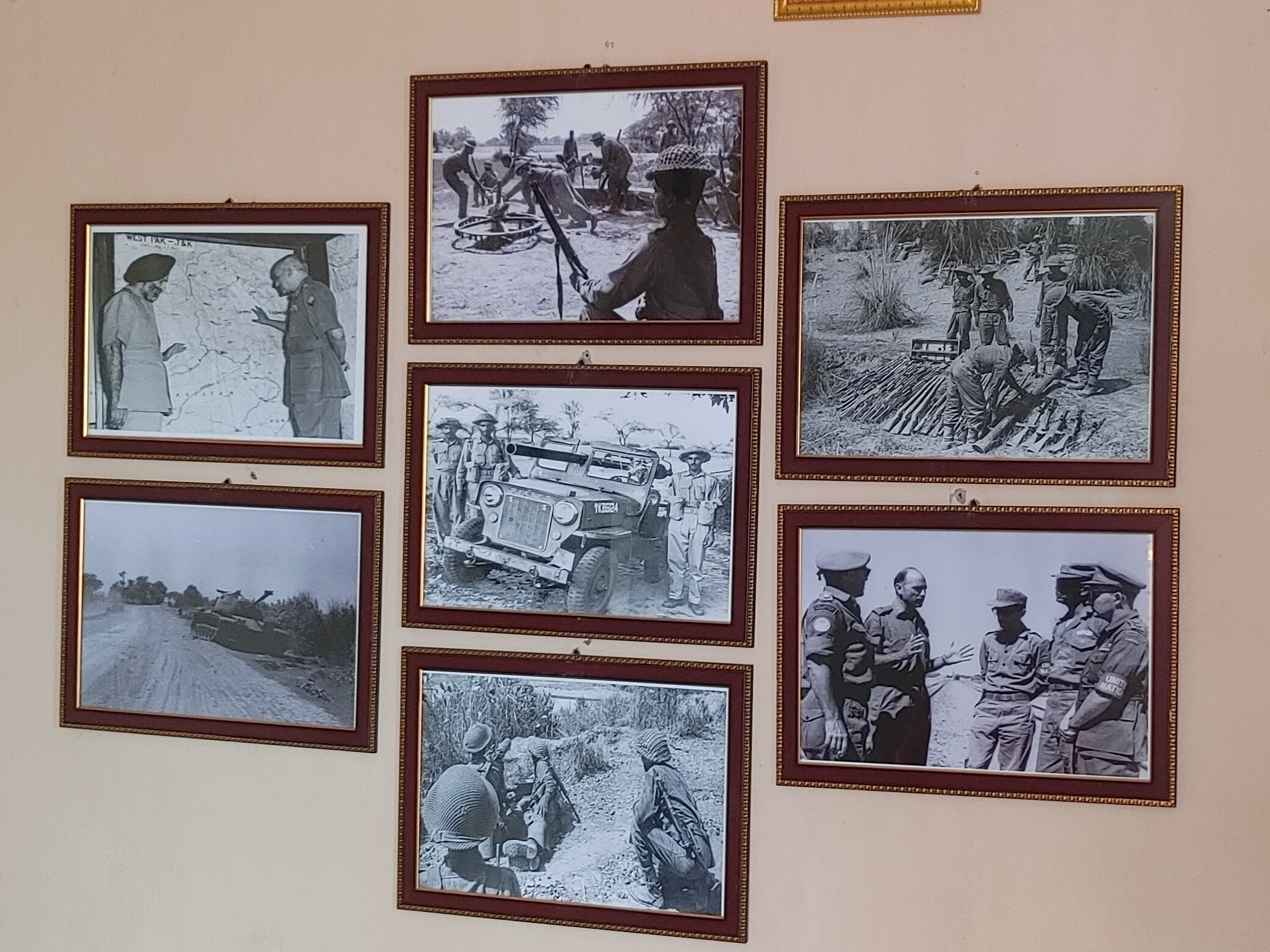 Martyr's memorial built in memory of soldier inaugurated | सैनिक की याद ...