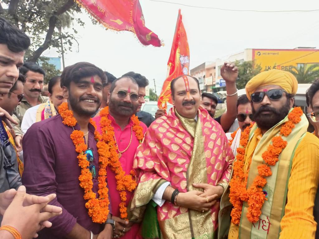 Traveled 60 kms in 2 days, after resting at Dodi Ghat, Ujjain will ...