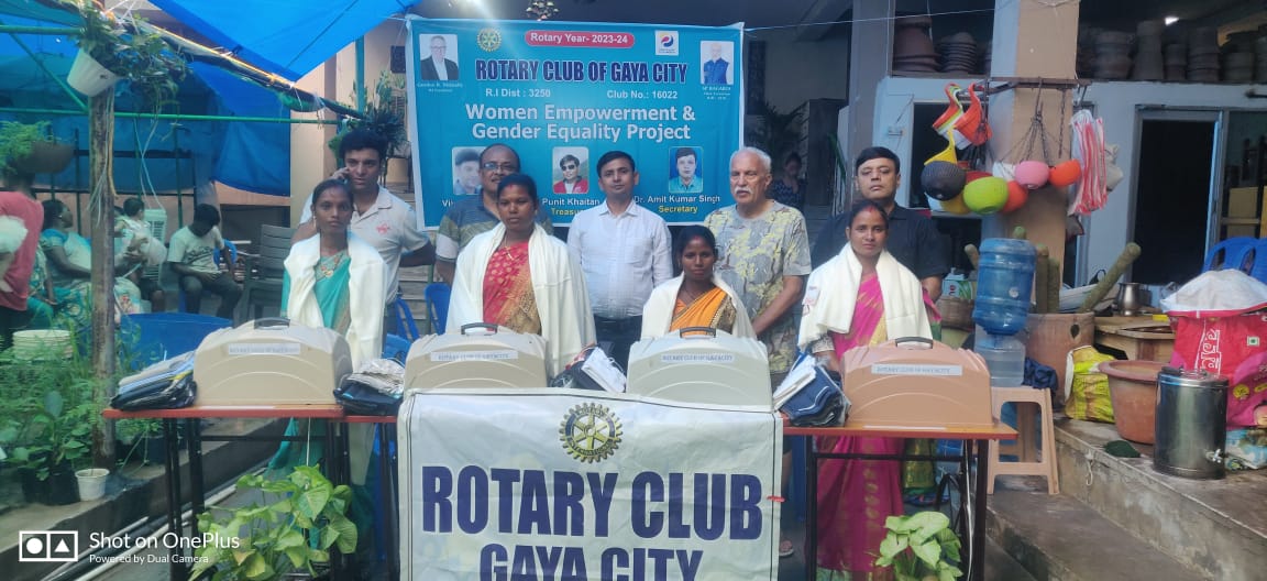 Rotary distributed sewing machines to empower women | महिलाओं को सबल ...