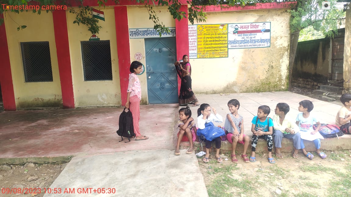 The school lock did not open till 10:30 am, the students were sitting ...