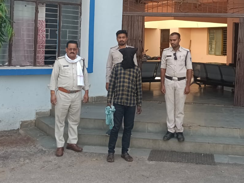 Arrested for cheating PWD minister's staff | PWD मंत्री के स्टाफ से ठगी ...