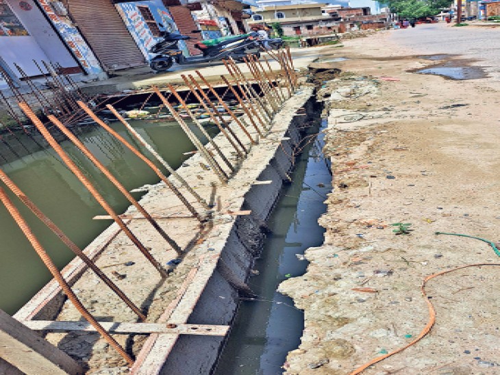 This year Bibiganj-Bhama Shah Road built with 10 crores got damaged due ...