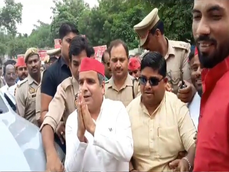 Former SP MP Dharmendra Yadav reached Shahjahanpur | शाहजहांपुर पहुंचे पूर्व सपा सांसद धर्मेंद्र ...