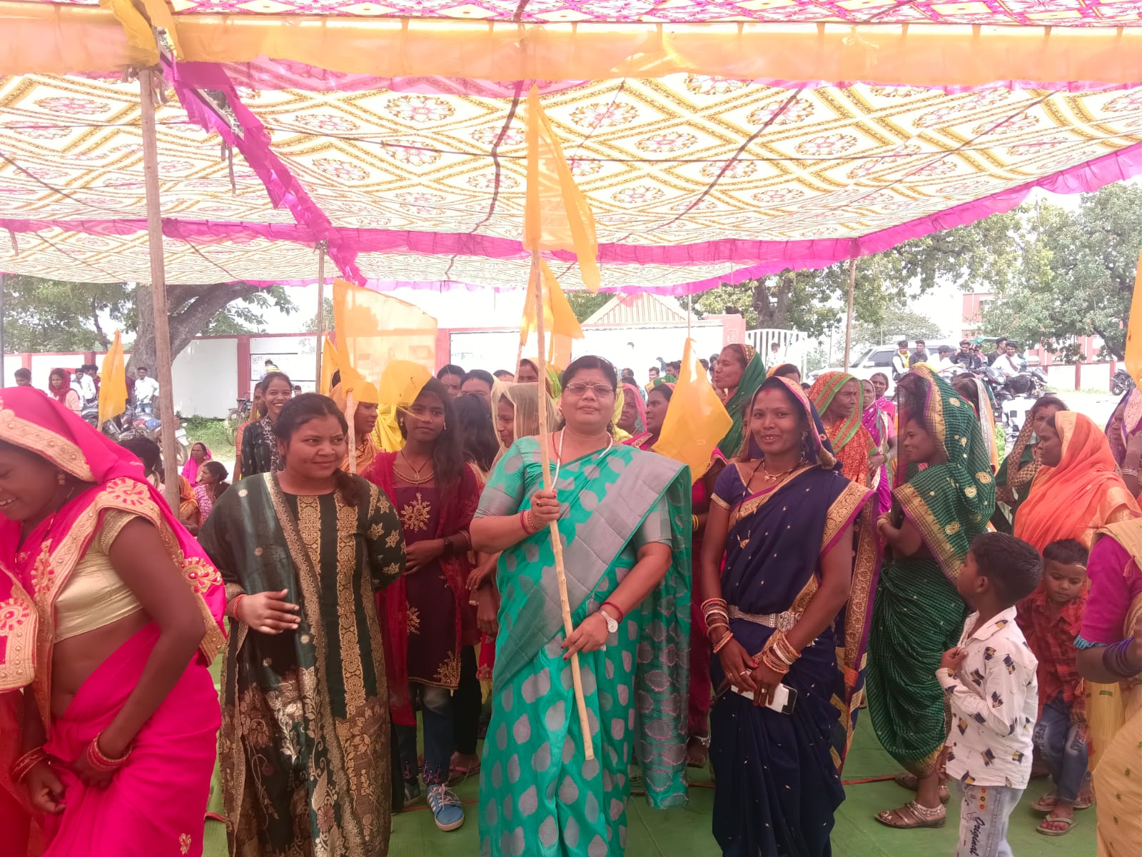 People of tribal society took out a procession on World Tribal Day