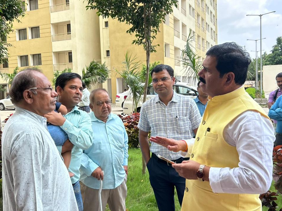 Indore authority chairman Chavda inspected the Amaltas campus