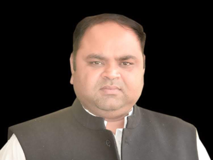 Ayodhya Congress honored freedom fighter descendants.Ayodhya. Congress ...