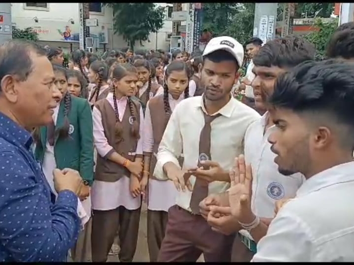 The students of Narwala Eklavya School broke the gate and came out of ...