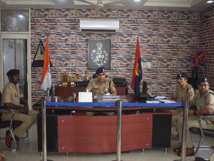 DIG angry over lax action in Jhansi conversion case | झांसी में ...