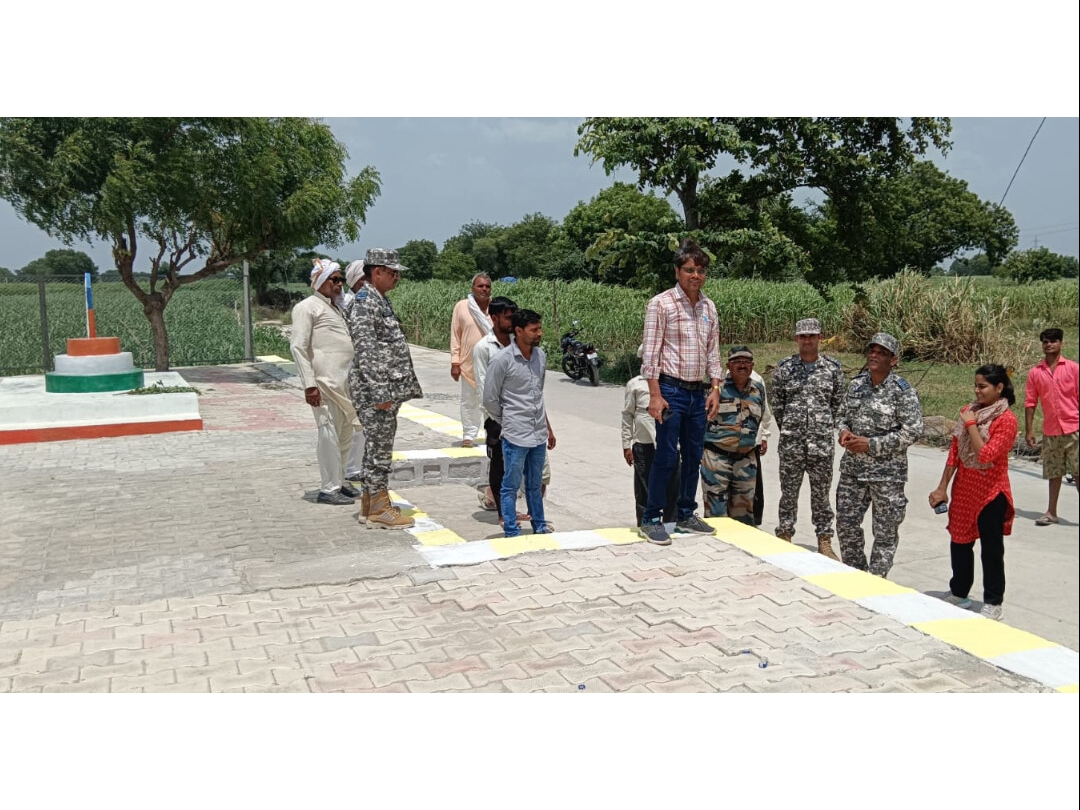 Army soldiers will hoist the flag in Khal village of Agra | आगरा के खाल ...