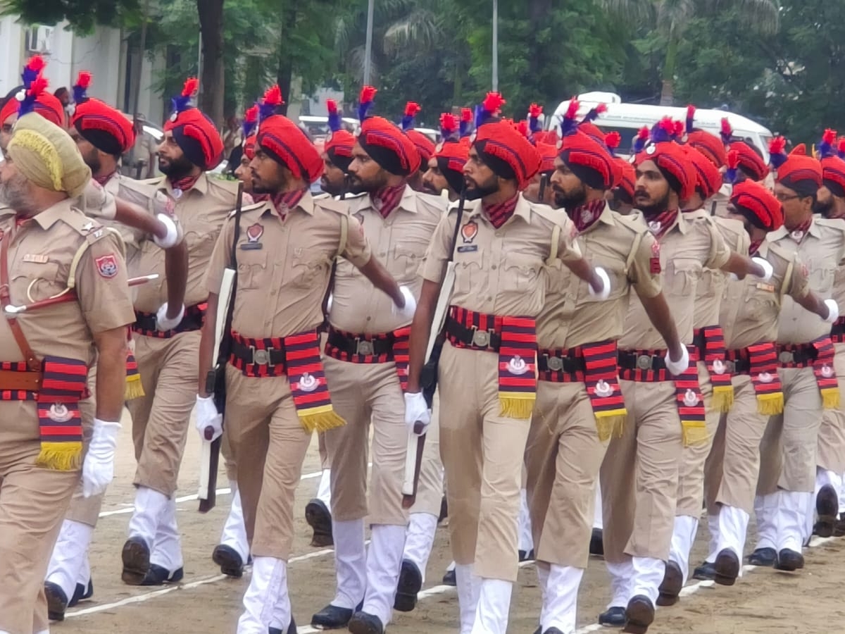 Hoshiarpur News : Hoshiarpur Police Line Full Dress Rehearsal Program ...
