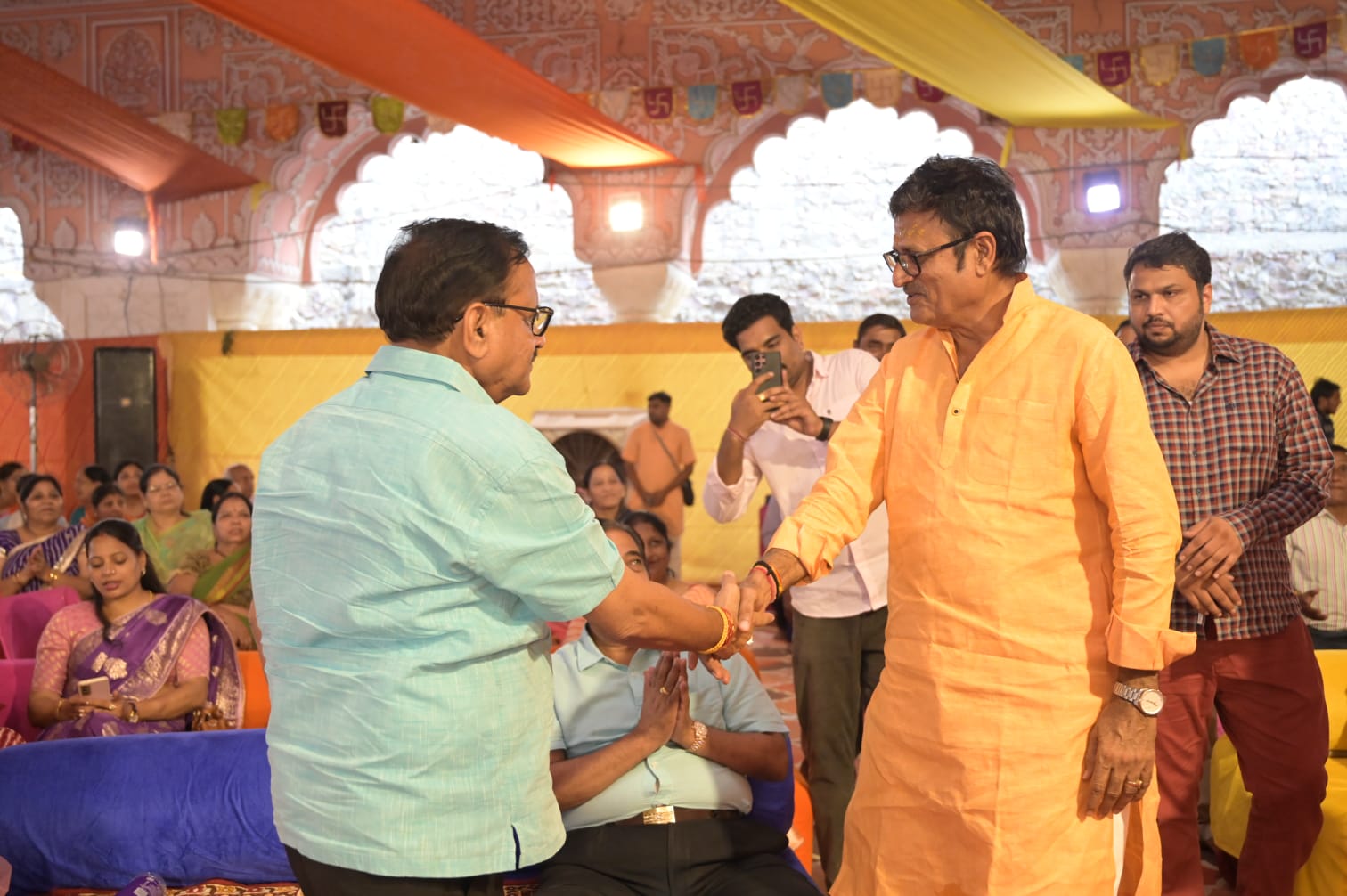 Opposition leaders together in the court of Govind Devji | गोविंद देवजी ...