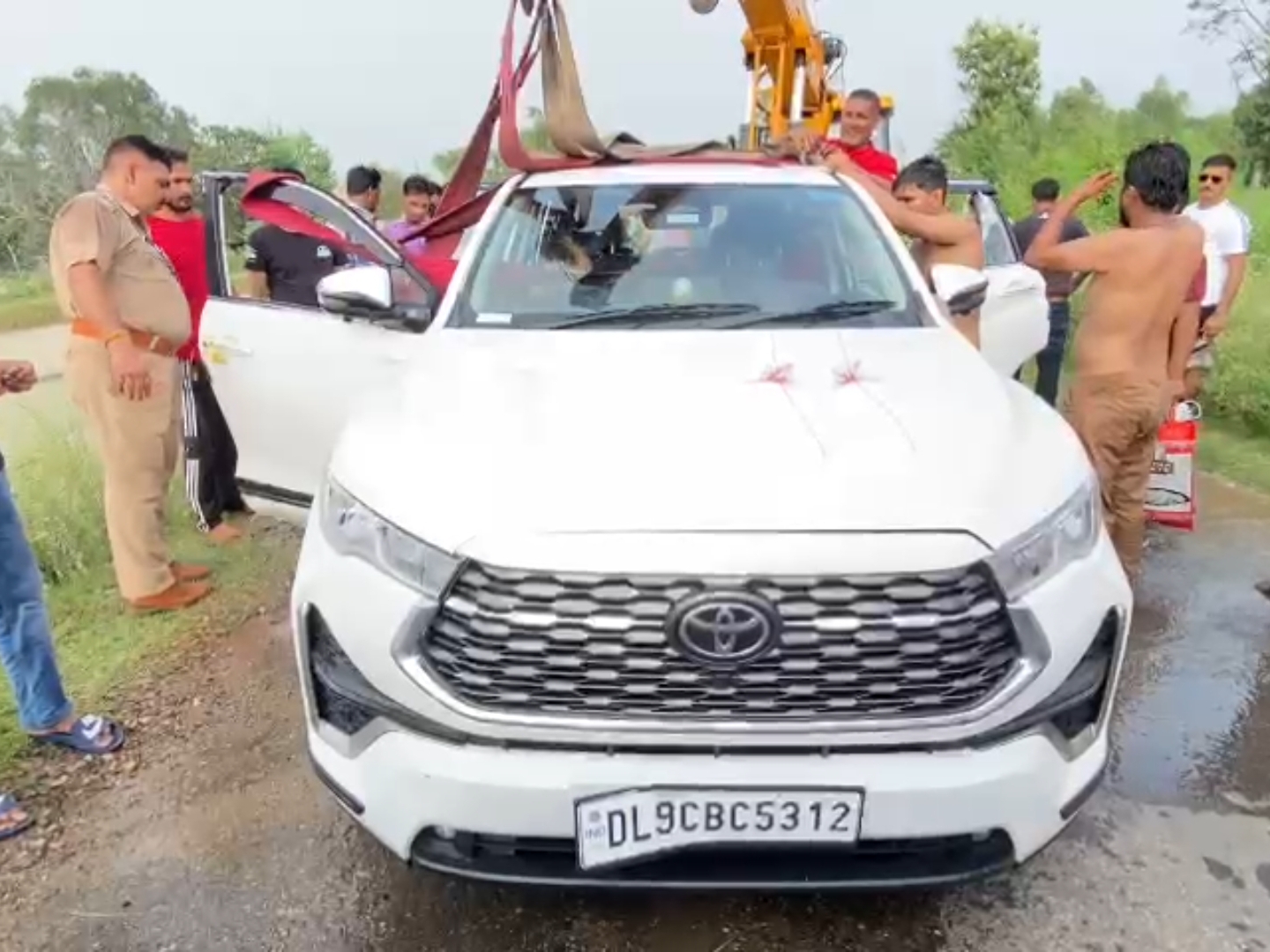 Dasuha Kandi canal; Car Accident Update | होशियारपुर में कंडी कनाल नहर ...