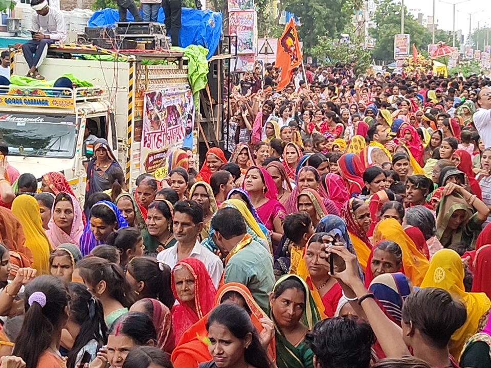 Khedapati Siddheshwar Mahadev came out to know the condition of the ...