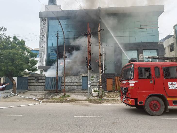 Fire broke out in industrial sector warehouse Fire broke out in ...