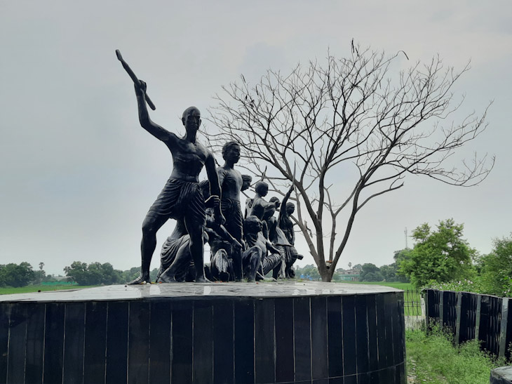 In Bhojpur, only 12 unarmed British were heavy There was a sudden ...