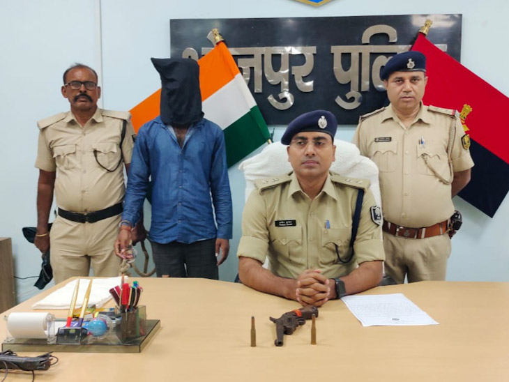 Police arrested before the execution of the big incident, recovered two ...