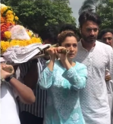 Ankita Lokhande Father Prayer-meet Details | Shashikant Lokhande