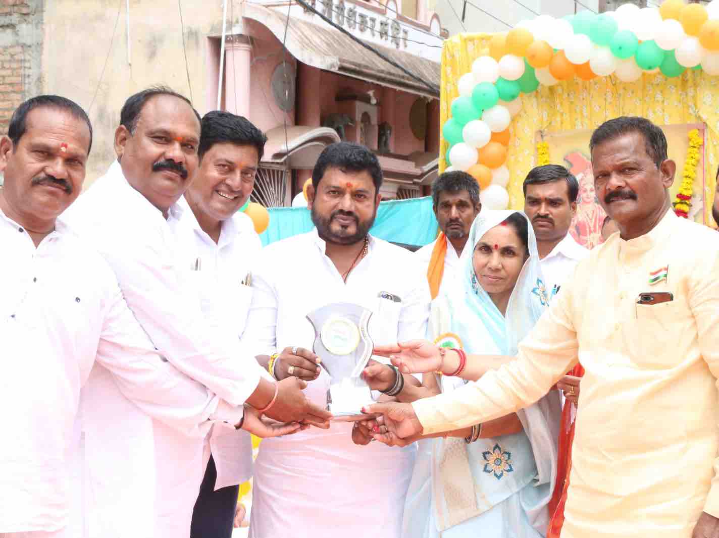 Independence Day celebrated with pomp in Depalpur | देपालपुर में धूमधाम ...