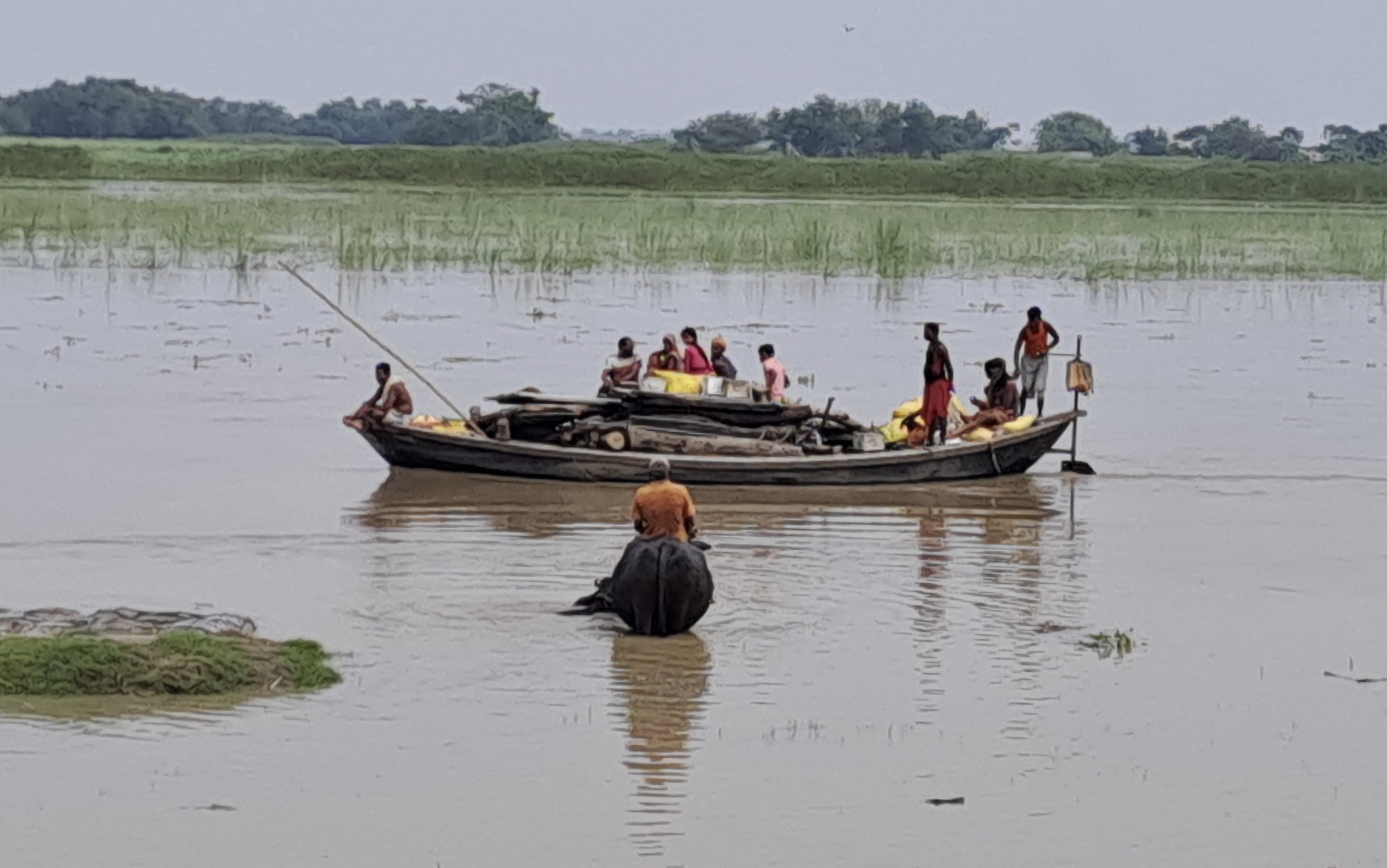 Breaking the record of 34 years, 4,62,345 cusecs of water was released ...