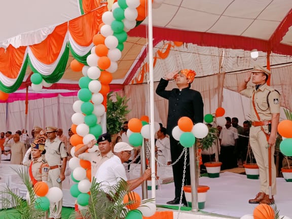 Independence Day celebrated with joy and dignity | हर्ष-उल्लास और गरिमा ...