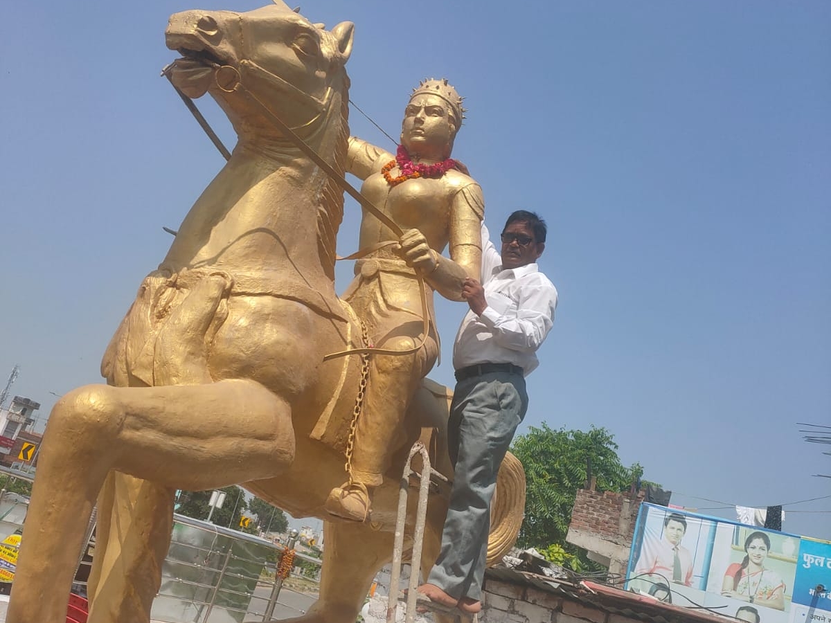 Celebrated the birth anniversary of heroine Avanti Bai in Auraiya ...
