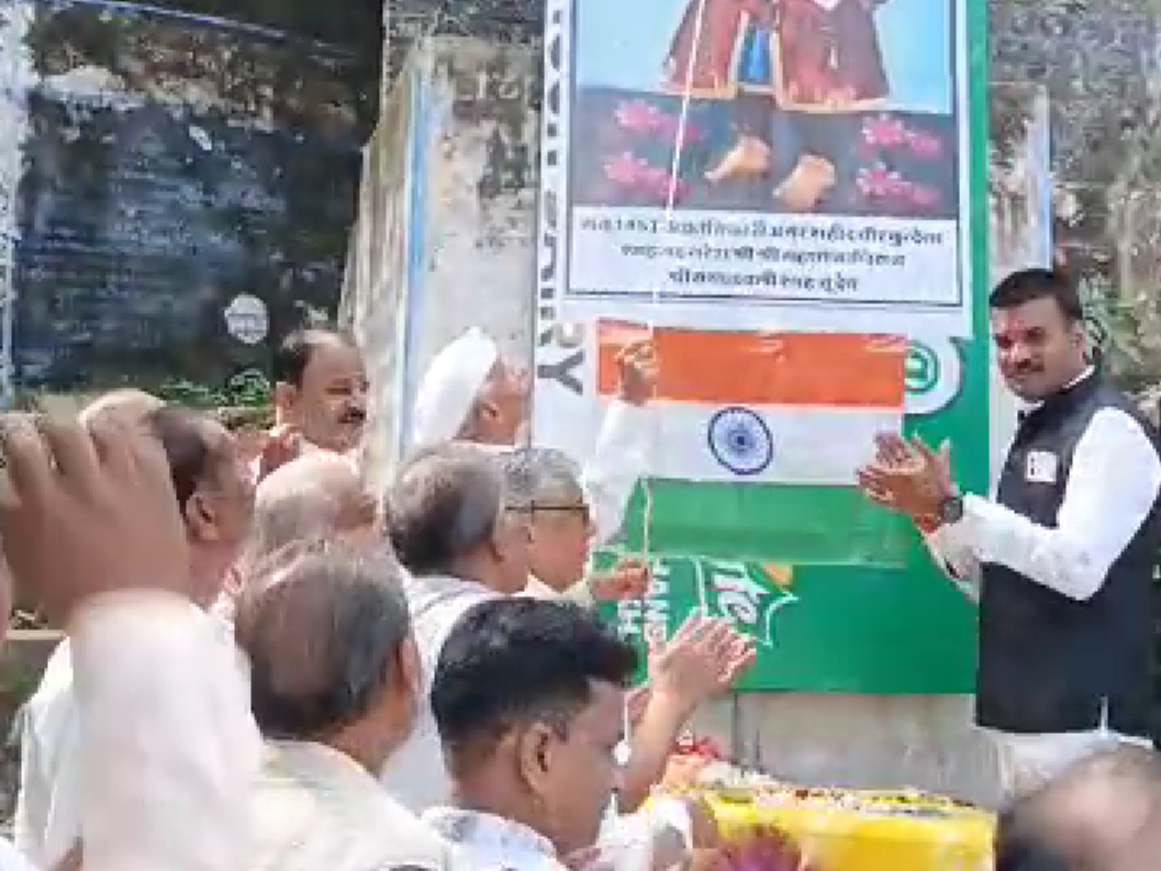 Tricolor hoisted for the first time in Shahgarh fort of Sagar | सागर के ...