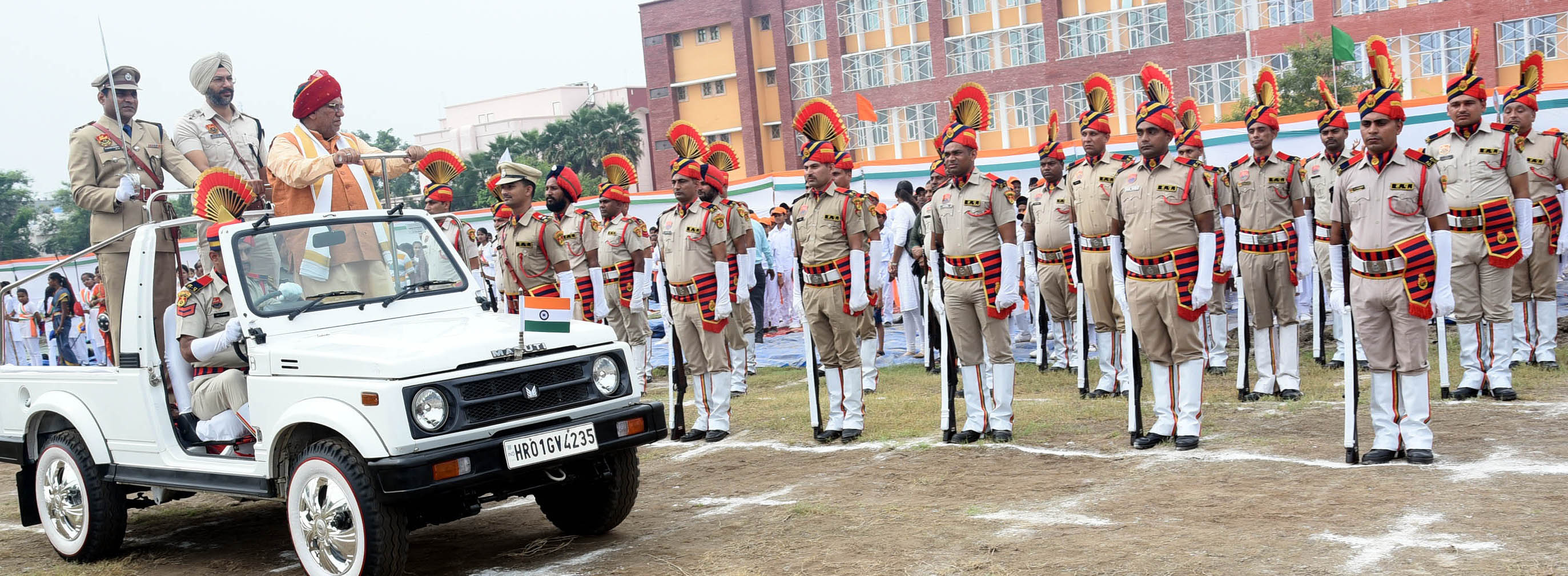 Rajya Sabha MP Panwar hoisted the flag and took the salute of the ...