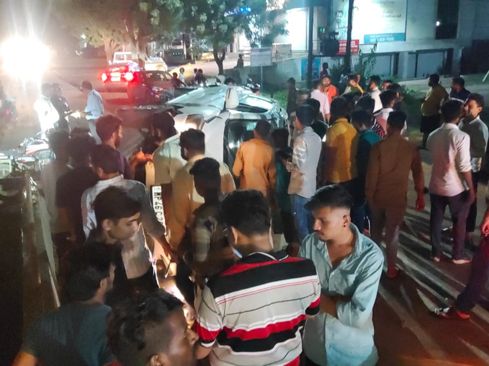 Big accident averted when Artika car collided with divider built on ...