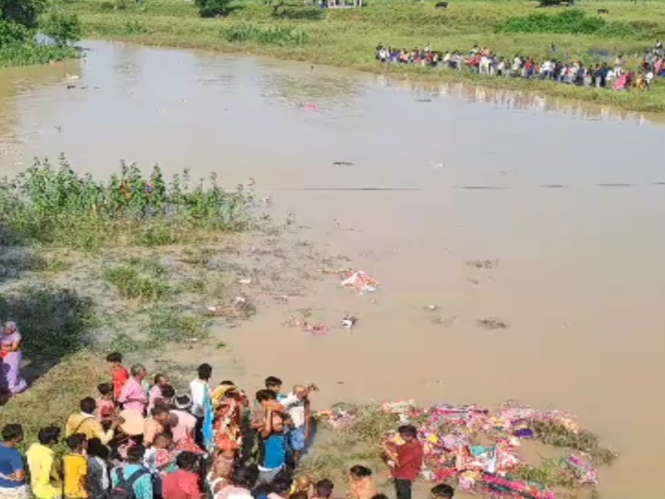 Youth drowned in river during statue immersion in Banka | बांका में ...