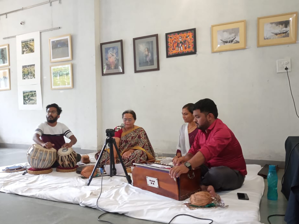 Monsoon-show inaugurated, artworks of artists from all over the country ...