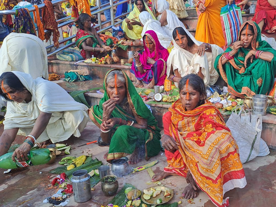 Women celebrated the first Sunday of Leo Nakshatra by bathing in the ...