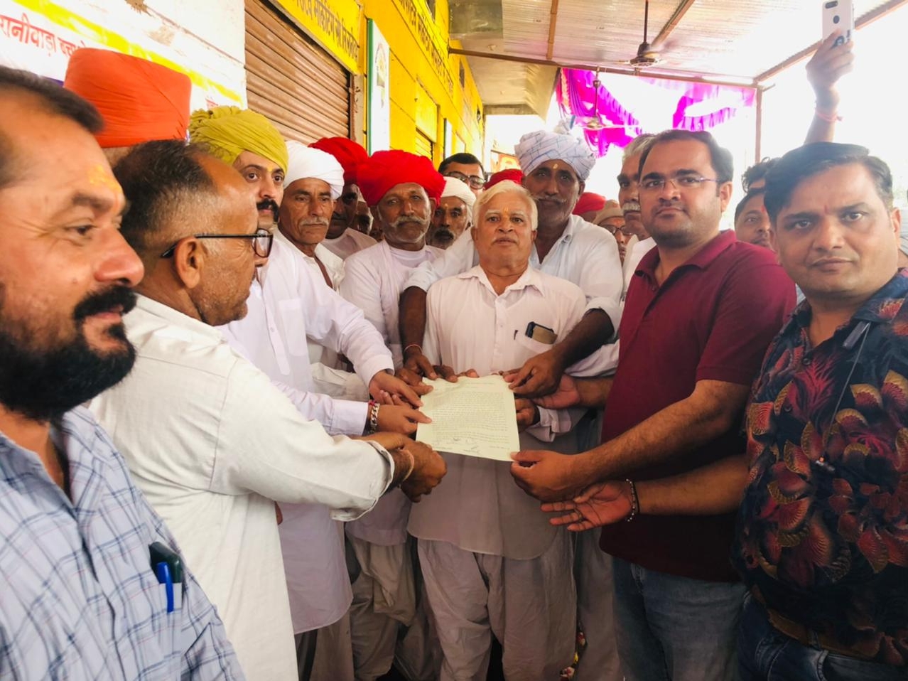 Indefinite strike continues for the fourth day in Raniwada | रानीवाड़ा ...