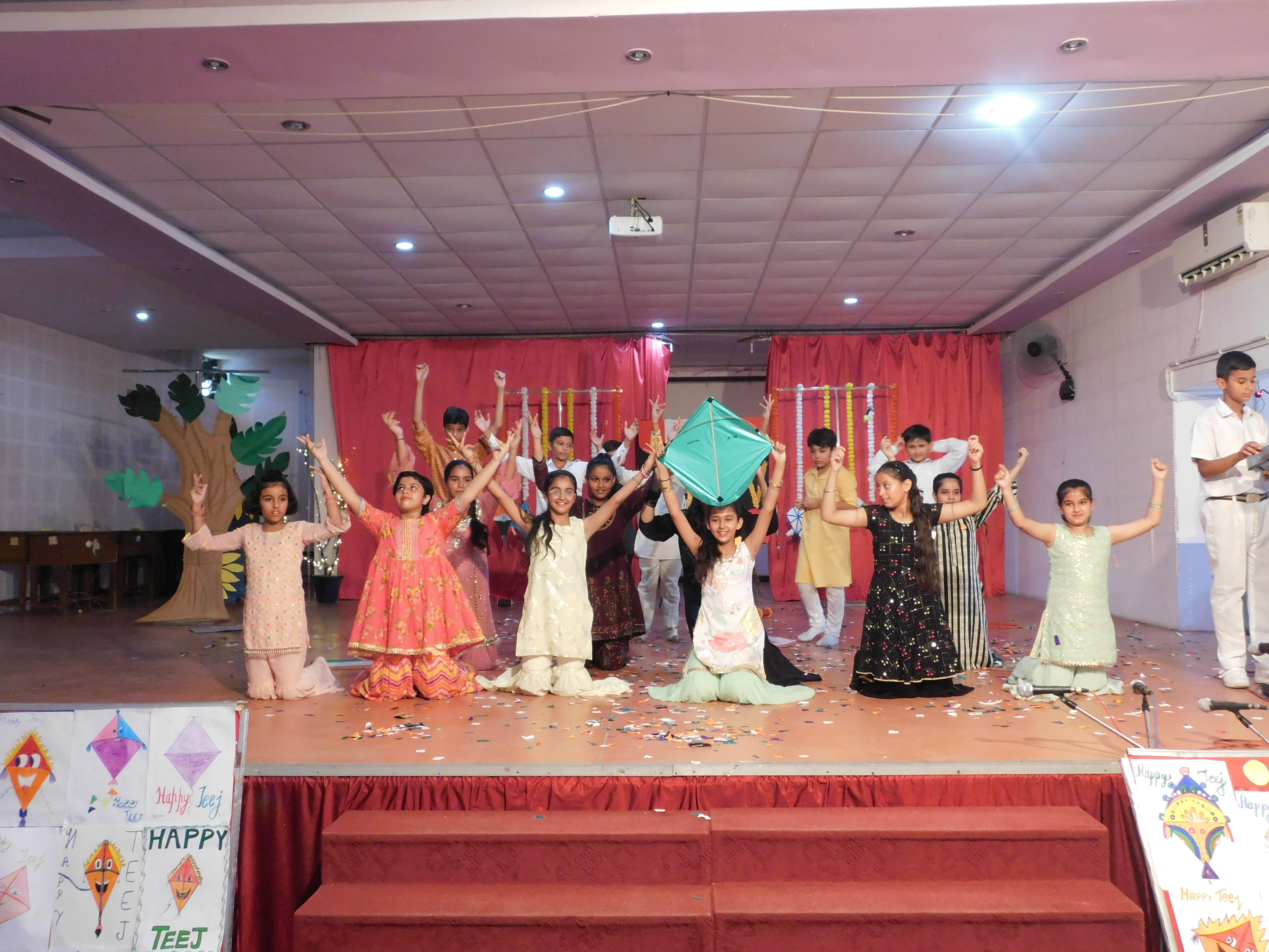 Poetry recited at Hariyali Teej Festival in Pathania School | पठानिया ...