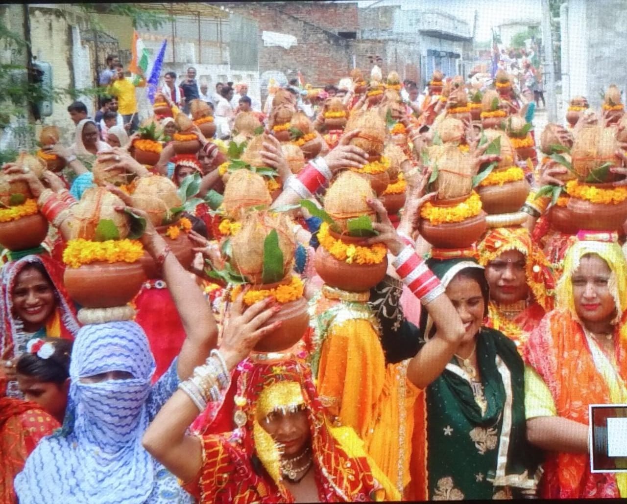 Kalash Yatra taken out on installation of idol of Guru Gorakhnath in Bhadani village | भदानी ...